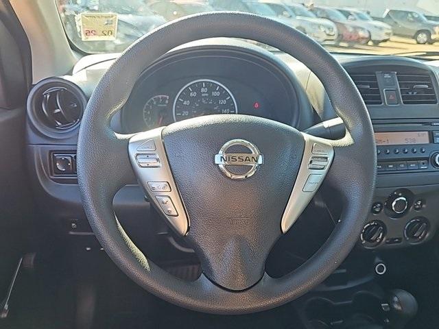 2017 nissan versa steering wheel size store